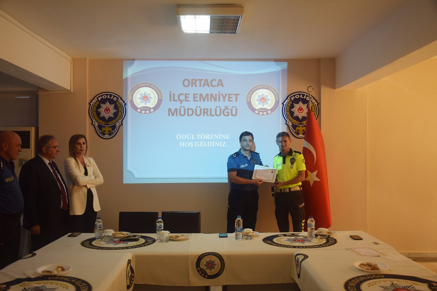 Ortaca Kaymakamlığı - İLÇE EMNİYET MÜDÜRLÜĞÜ PERSONELİNE BAŞARI BELGESİ ... Ortaca Kaymakamlığı - İLÇE EMNİYET MÜDÜRLÜĞÜ PERSONELİNE BAŞARI BELGESİ ...