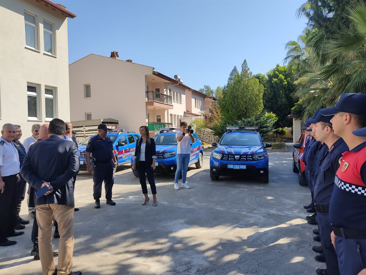 DALYAN İLÇE JANDARMA KARAKOL KOMUTANLIĞINA 4 YENİ ARAÇ DALYAN İLÇE JANDARMA KARAKOL KOMUTANLIĞINA 4 YENİ ARAÇ